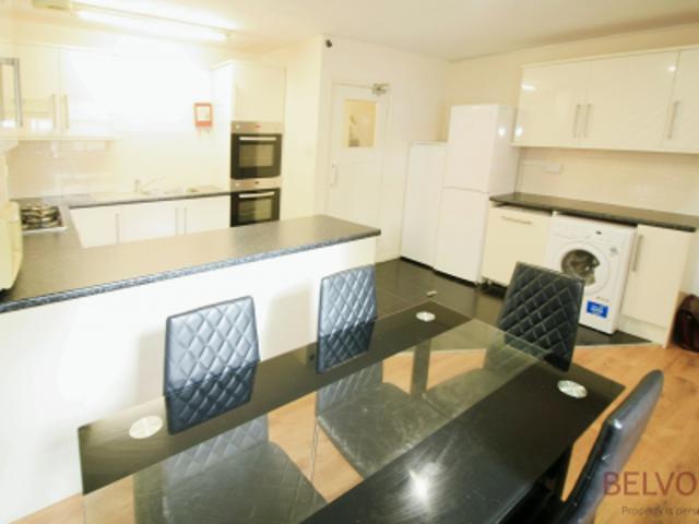 1 bedroom Town house To Let