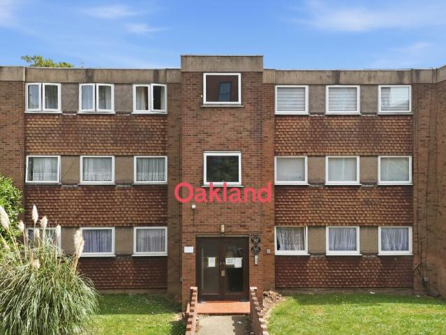 1 Bedroom To Rent in Beverley Court, Cranbrook Road, Essex, IG6