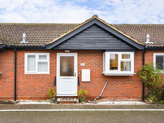 1 bedroom terraced bungalow for sale