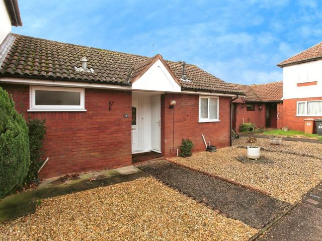 1 bedroom terraced bungalow for sale