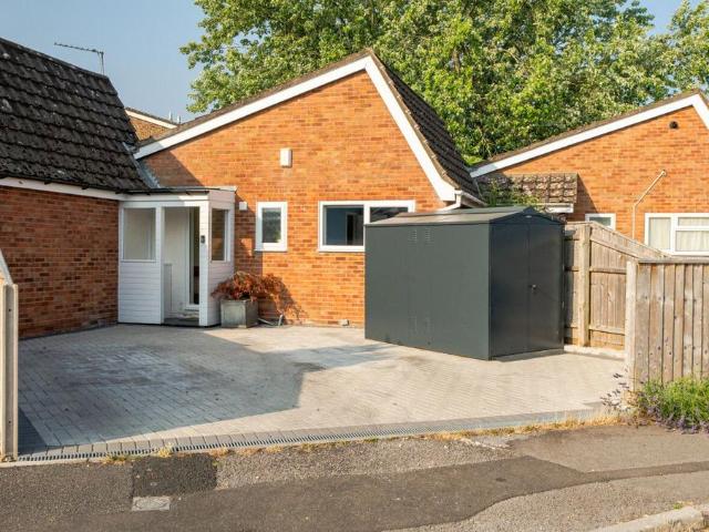 1 bedroom terraced bungalow for sale