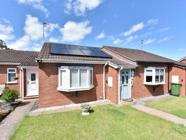 1 bedroom terraced bungalow for sale