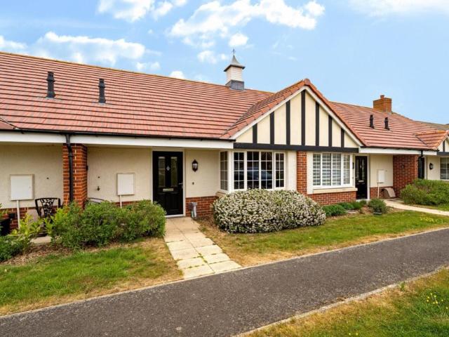 1 bedroom terraced bungalow for sale