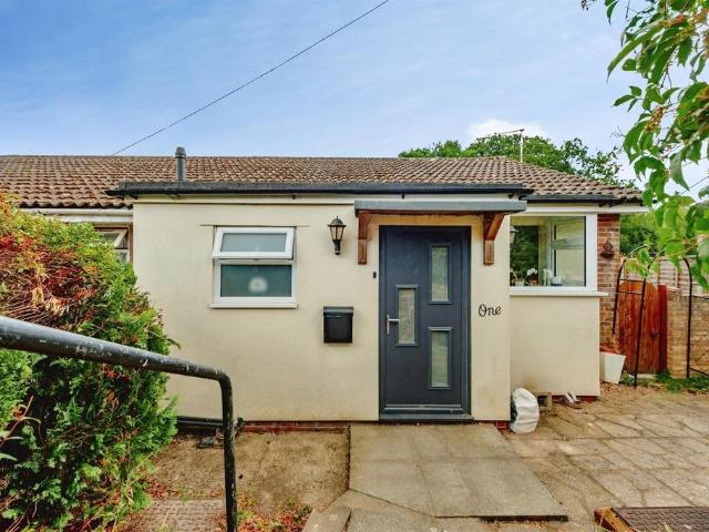 1 bedroom terraced bungalow for sale