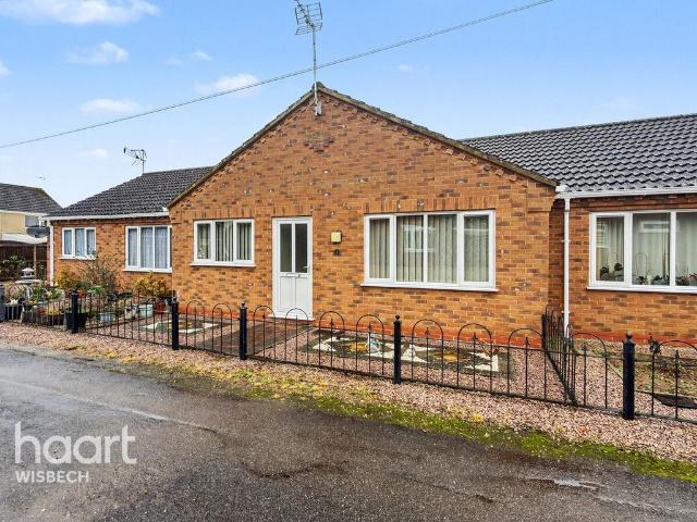 1 bedroom terraced bungalow for sale