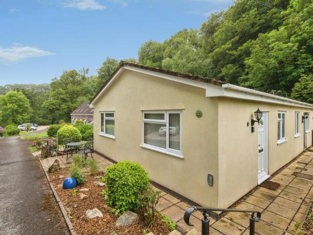 1 bedroom terraced bungalow for sale