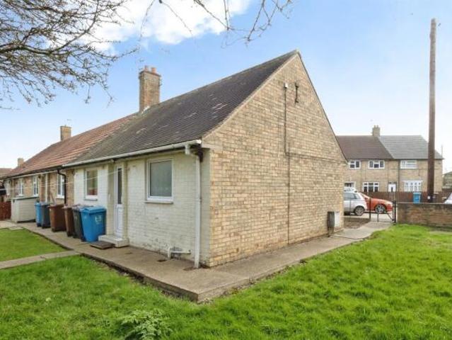 1 bedroom terraced bungalow for sale in Shevington Walk, Hull, HU8