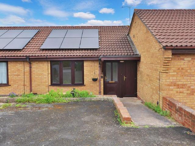 1 bedroom terraced bungalow to rent
