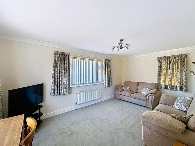 1 bedroom terraced bungalow to rent