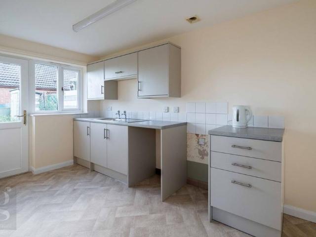1 bedroom terraced bungalow to rent