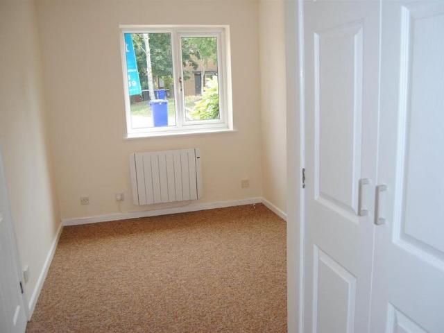 1 bedroom terraced bungalow to rent