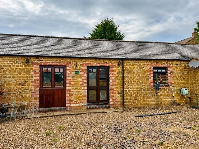 1 bedroom terraced bungalow to rent
