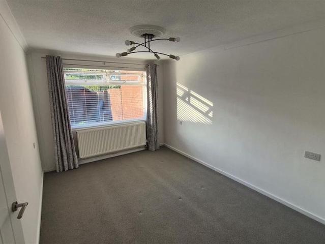 1 bedroom terraced bungalow to rent