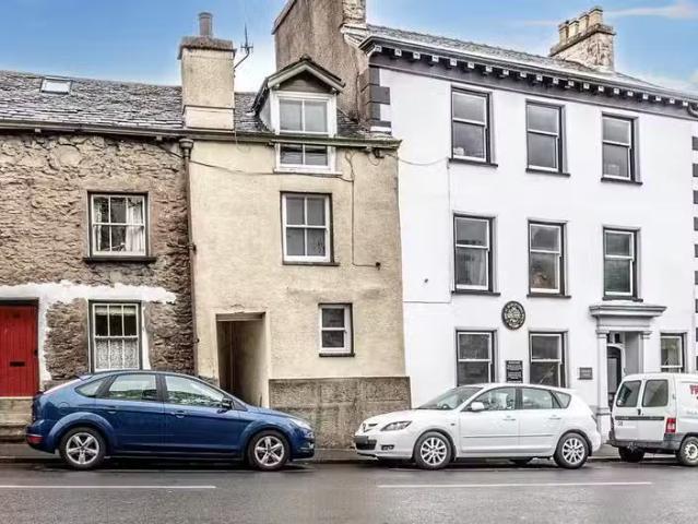 1 bedroom terraced house for rent in 28 Milnthorpe Road, Kenda.