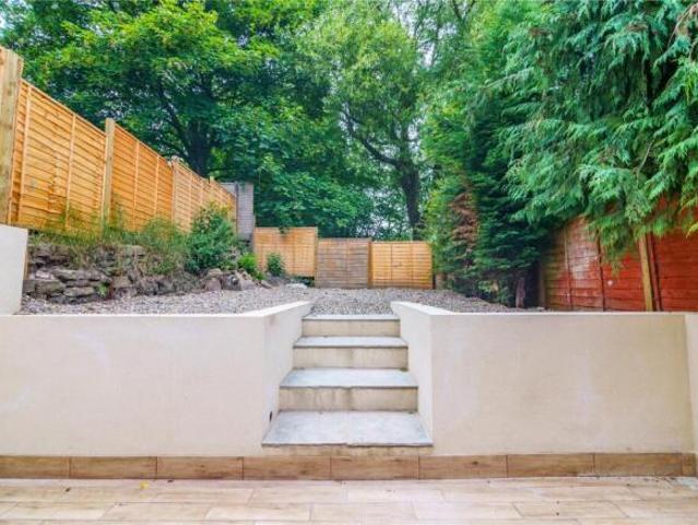 1 bedroom terraced house for rent in 30 Malvern Road, Huddersfield, HD4