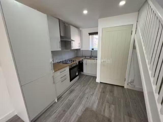 1 bedroom terraced house for rent in City Gardens, Burges Plac.