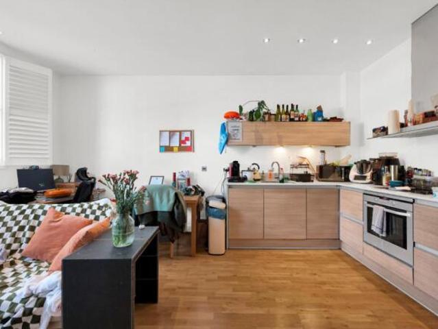 1 bedroom terraced house for rent in Arlington Road, Camden, NW1