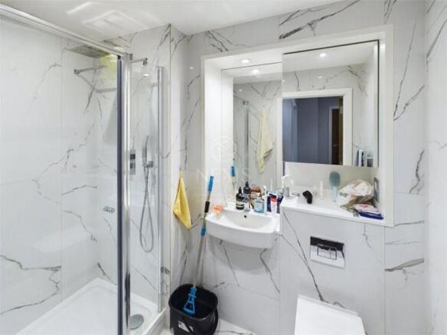 1 bedroom terraced house for rent in Avalon Point 1 Silvocea Way, London, E14
