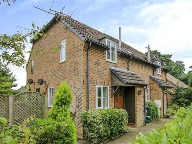 1 bedroom terraced house for rent in Bluebell Rise Lightwater Surrey GU18