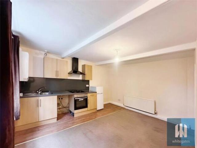 1 bedroom terraced house for rent in Blackmoorfoot Road, Crosland Moor, Huddersfield, HD4