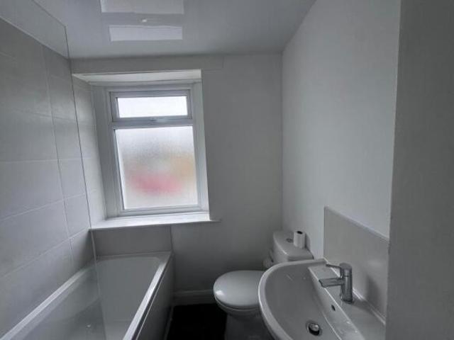 1 bedroom terraced house for rent in Blackmoorfoot Road, Huddersfield, HD4