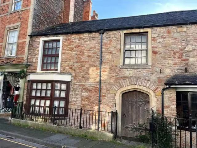 1 bedroom terraced house for rent in Impressive Cottage with c.