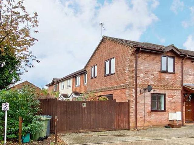 1 bedroom terraced house for rent in Oaktrees Ash GU12