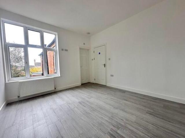1 bedroom terraced house for rent in Large Rooms To Rent Fully Furnished, CV1