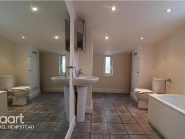 1 bedroom terraced house for rent in Leavesden Road, Watford, WD24