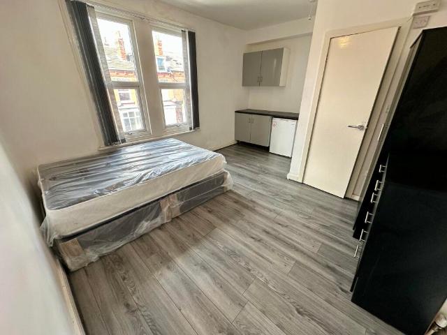 1 bedroom flat for rent in Nowell Crescent, LEEDS, LS9