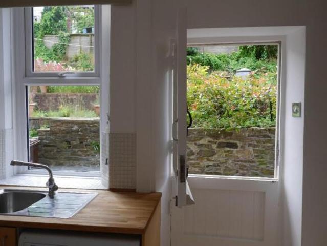 1 bedroom terraced house for rent in STUDENT HOUSE £1430 per calendar month with bills. Available from 1st of July 2026 Longfield Road, Sheffield, S10