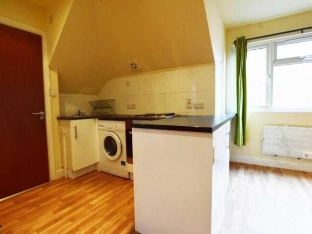 1 bedroom terraced house for rent in Parade Mansions, London, NW4
