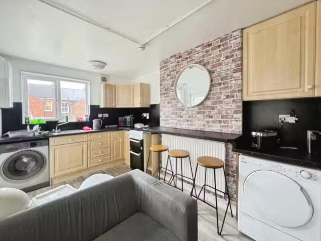 1 bedroom terraced house for rent in Park Road, Exeter, EX1