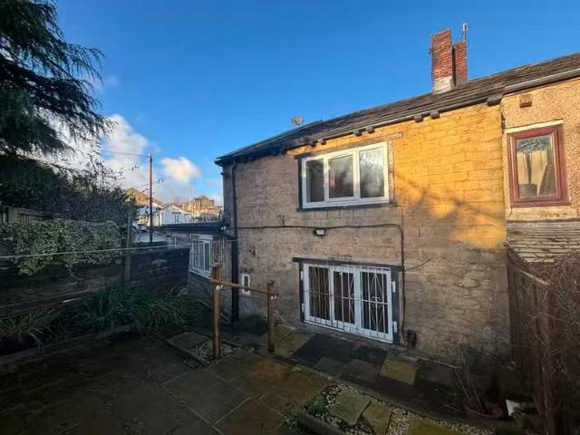1 bedroom terraced house for rent in Pickles Lane, Bradford, W.