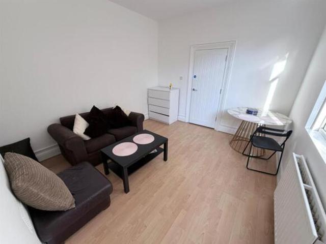 1 bedroom house share for rent in Playfair Road, Southsea, PO5