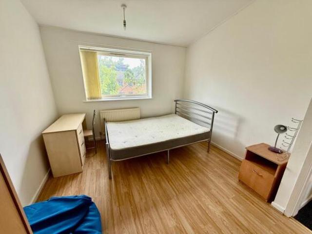 1 bedroom terraced house for rent in Room 3, Milnrow Close, City Centre Border M13