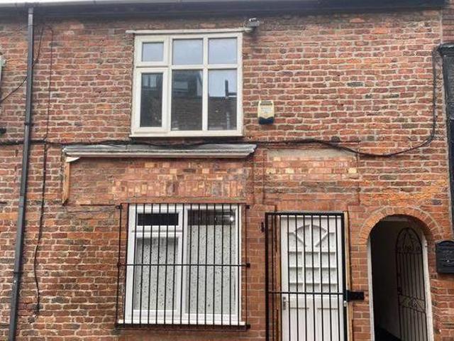 1 bedroom terraced house for rent in Wood Street AshtonUnderLyne OL6