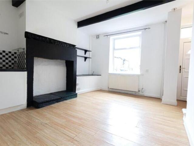 1 bedroom terraced house for rent in Wellington Street, Lindley, Huddersfield, HD3