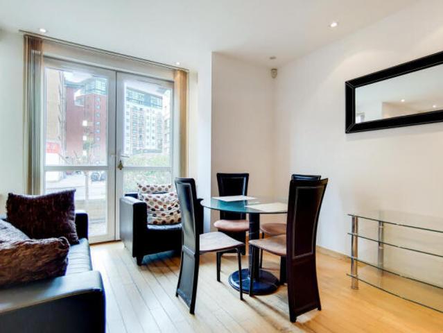 1 bedroom terraced house for rent in Westferry Road, Canary Wharf E14