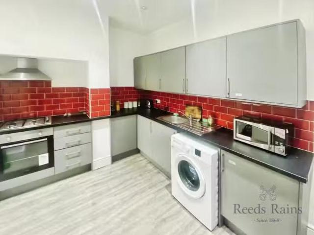 1 bedroom terraced house for rent in Tay Street, Burnley, Lanc.