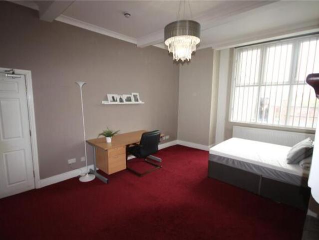 1 bedroom terraced house for rent in The Crescent, Salford, M5