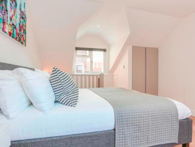 1 bedroom terraced house for rent in Unit 2, Rear Of, Finchley Road, London, NW11