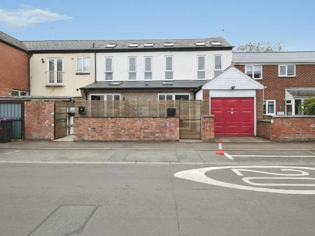 1 bedroom terraced house for sale