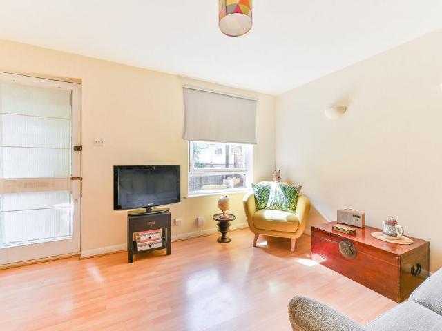 1 bedroom terraced house for sale
