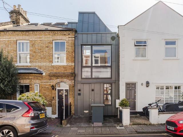 1 bedroom terraced house for sale