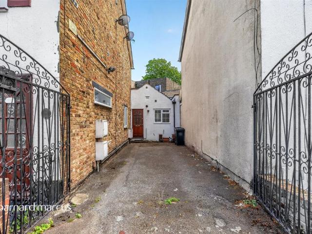 1 bedroom terraced house for sale