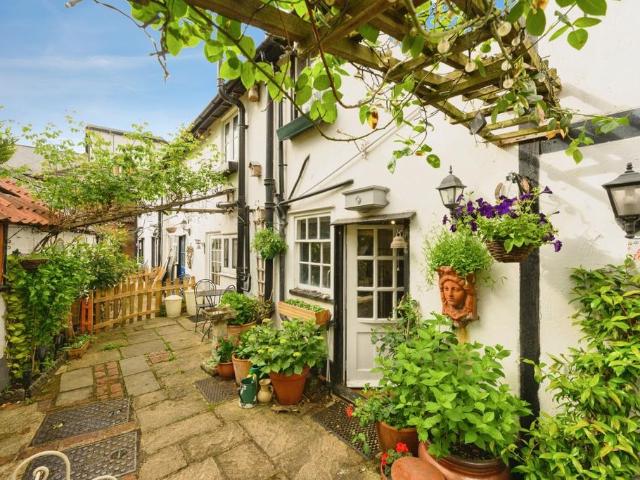 1 bedroom terraced house for sale