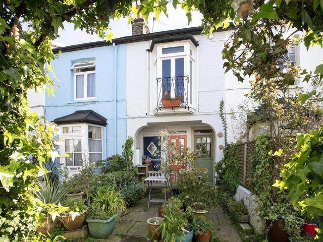 1 bedroom terraced house for sale