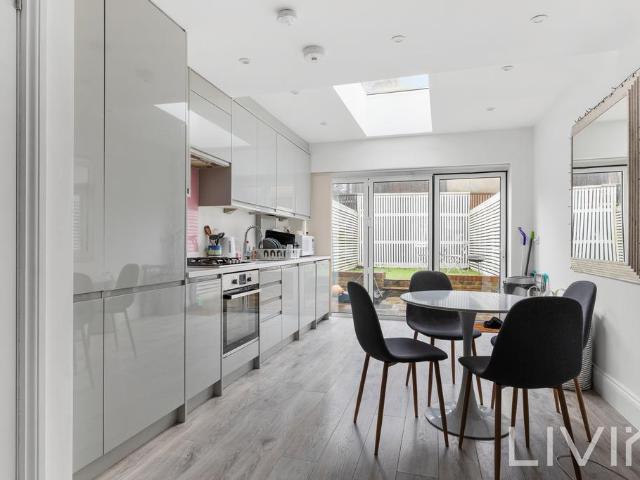 1 bedroom terraced house for sale