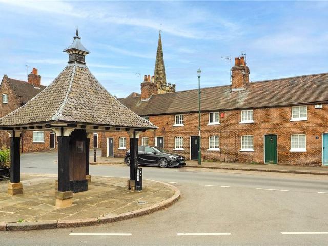 1 bedroom terraced house for sale